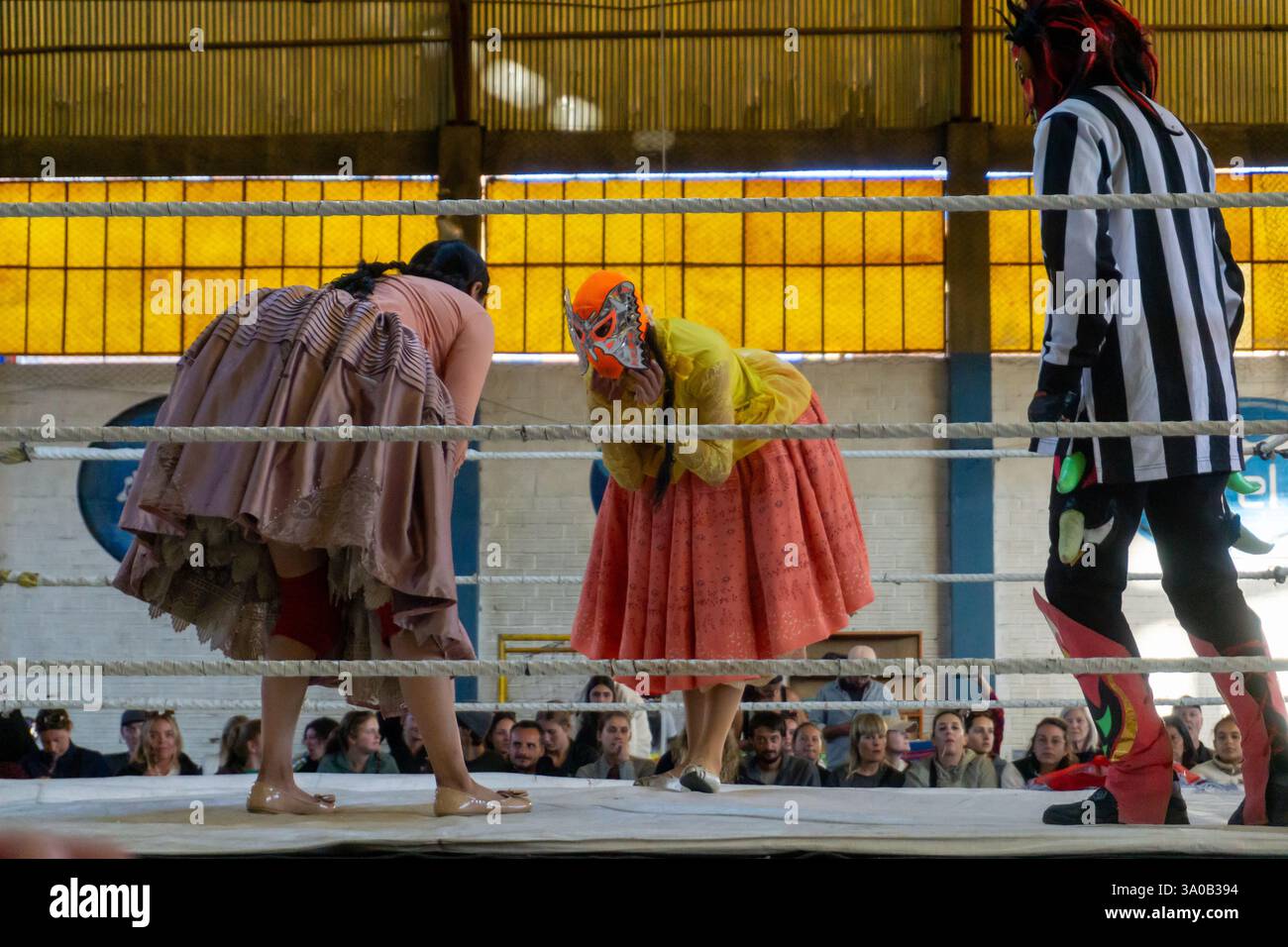 Traditional Cholitas Wrestling Show in El Alto La Paz Bolivia ...