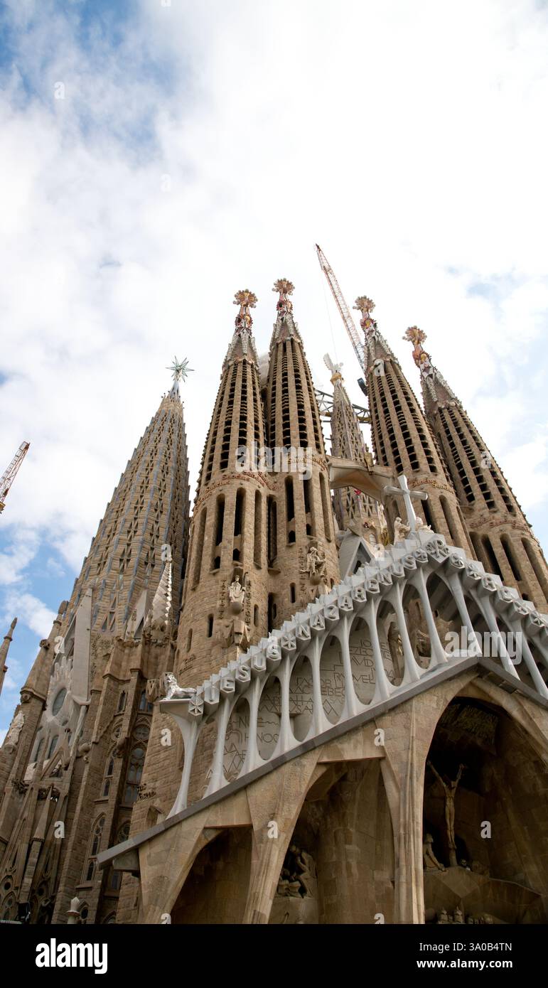 Barcelona,Catalonia,Spain,Architecture,Buildings,Gaudi Buildings,Street ...