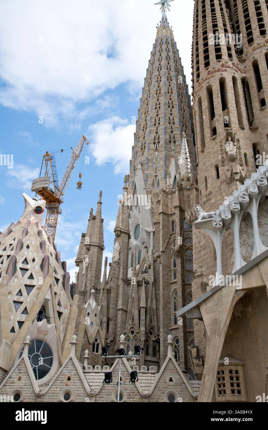 Barcelona,Catalonia,Spain,Architecture,Buildings,Gaudi Buildings,Street ...