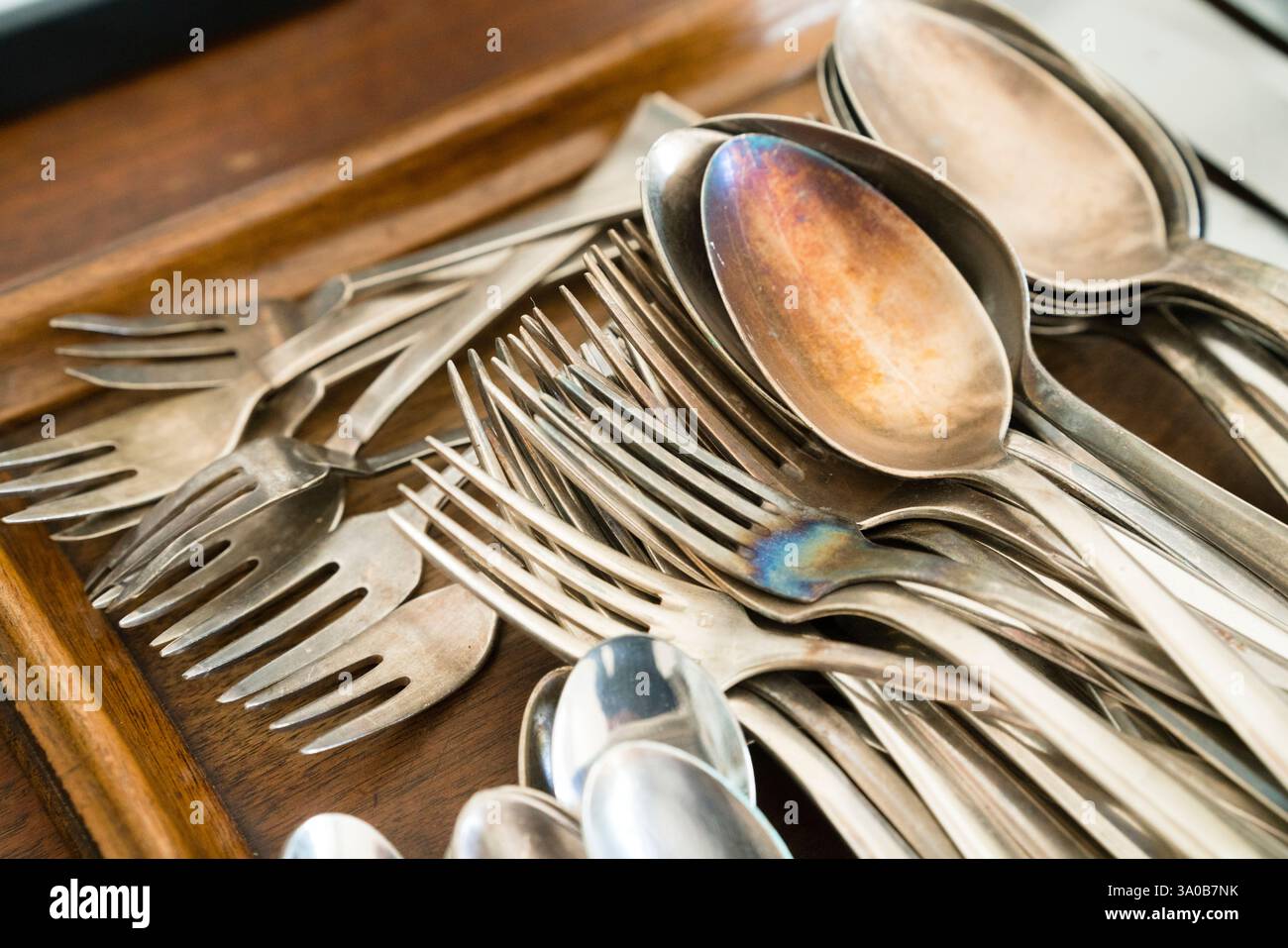Shimmering cutlery hi-res stock photography and images - Alamy