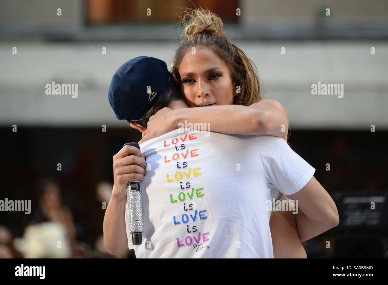 Lin-Manuel Miranda and Jennifer Lopez performing on NBC's 'Today' at ...