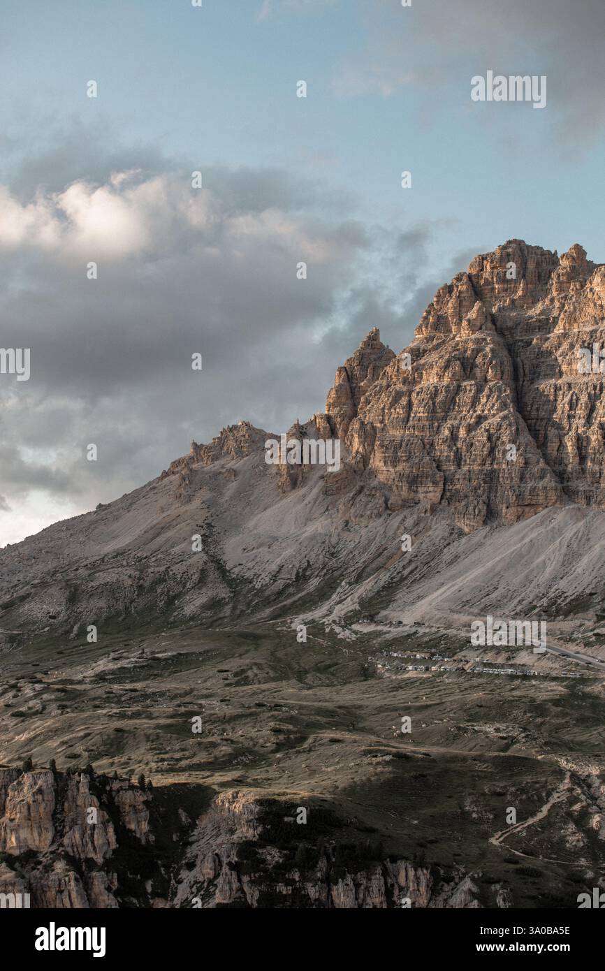Stunning cliffs nature patterns hi-res stock photography and images - Alamy
