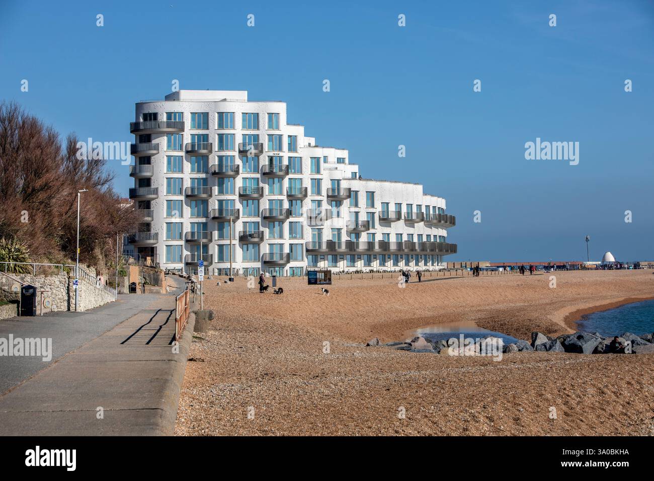 The newly completed Shoreline development on Folkestone beach, Kent ...