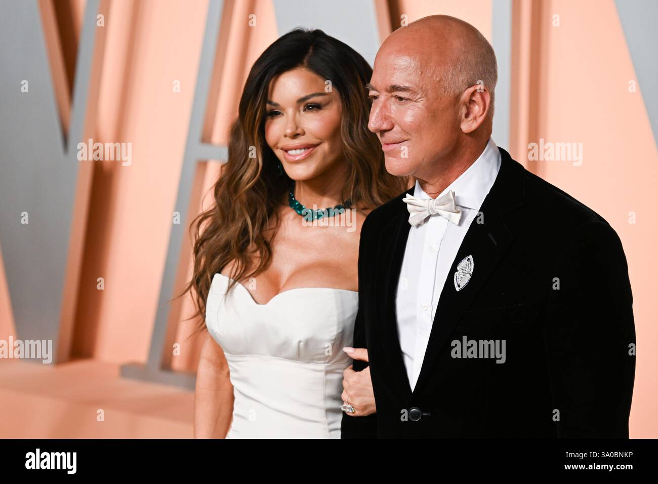 Laura sanchez and jeff bezos hi-res stock photography and images - Alamy