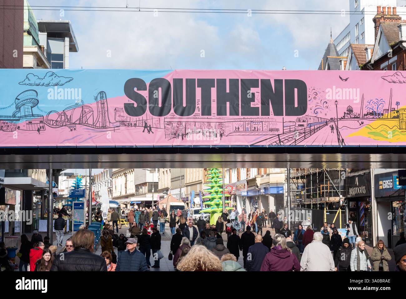 Southend sign illustrating the tourist attractions of the city, over ...