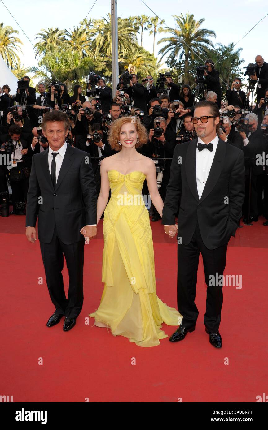SEAN PENN, JESSICA CHASTAIN & BRAD PITT.'The Tree of Life' premiere at ...