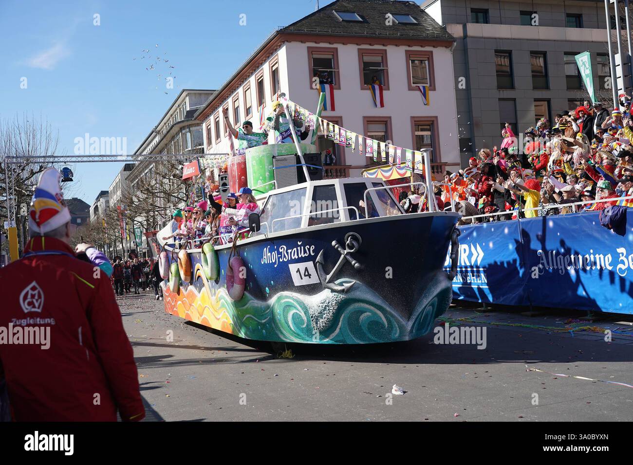 Wagen von Ahoi-Brause am Mainzer Staatstheater beim Rosenmontagsumzug - Mainz 03.03.2025 ...