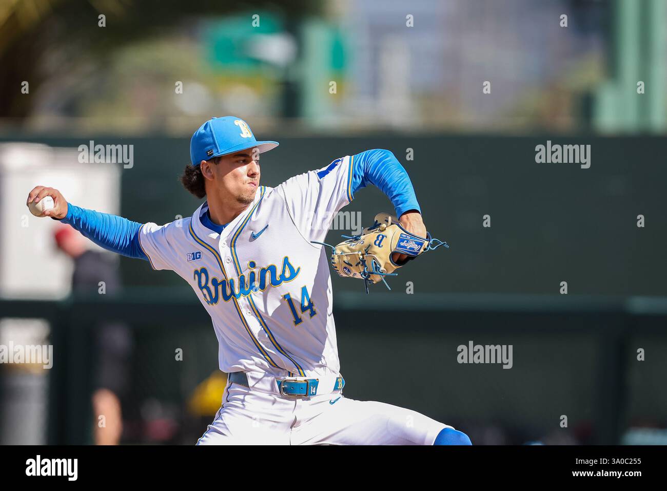 March 2, 2025: UCLA starting pitcher Landon Stump (14) delivers a pitch ...