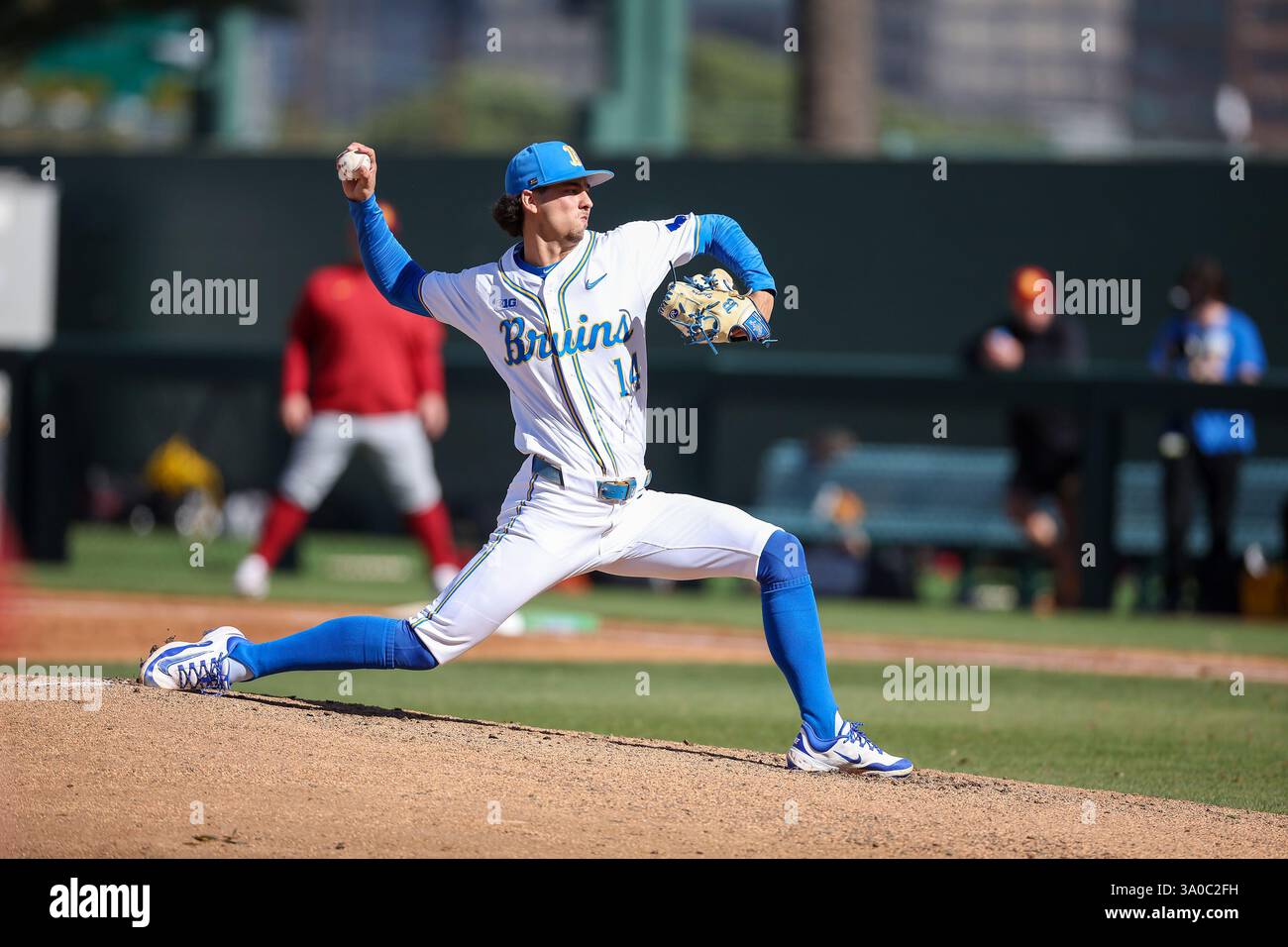 Los Angeles, USA. 2nd Mar, 2025. UCLA Landon Stump (14) delivers a ...