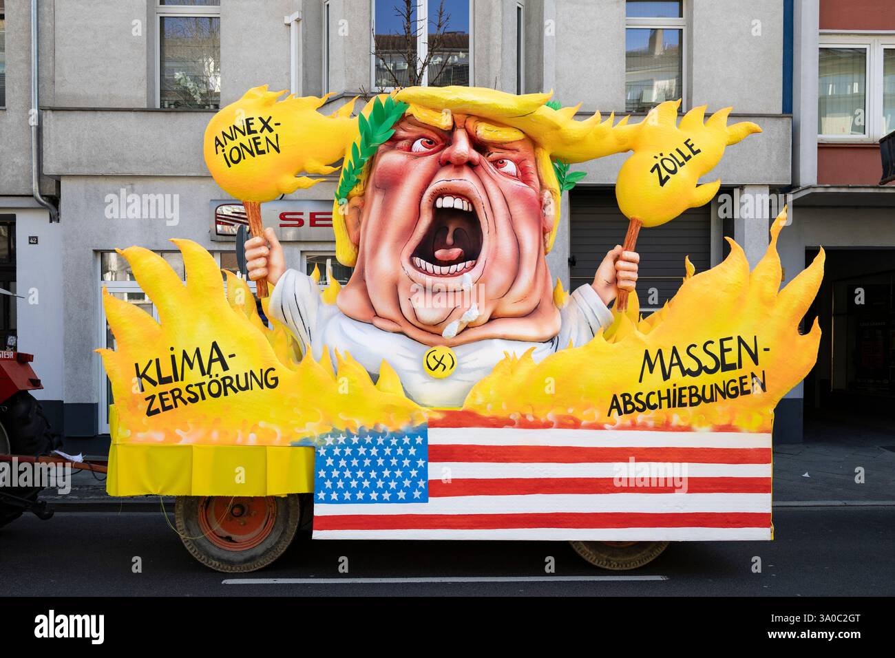 Dusseldorf, Germany. 3 March 2025. Carnival parade on Rosenmontag (Rose ...