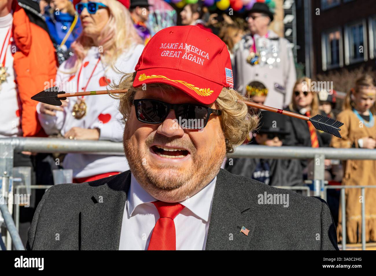 Dusseldorf, Germany. 3 March 2025. Carnival parade on Rosenmontag (Rose Monday) with colourful ...