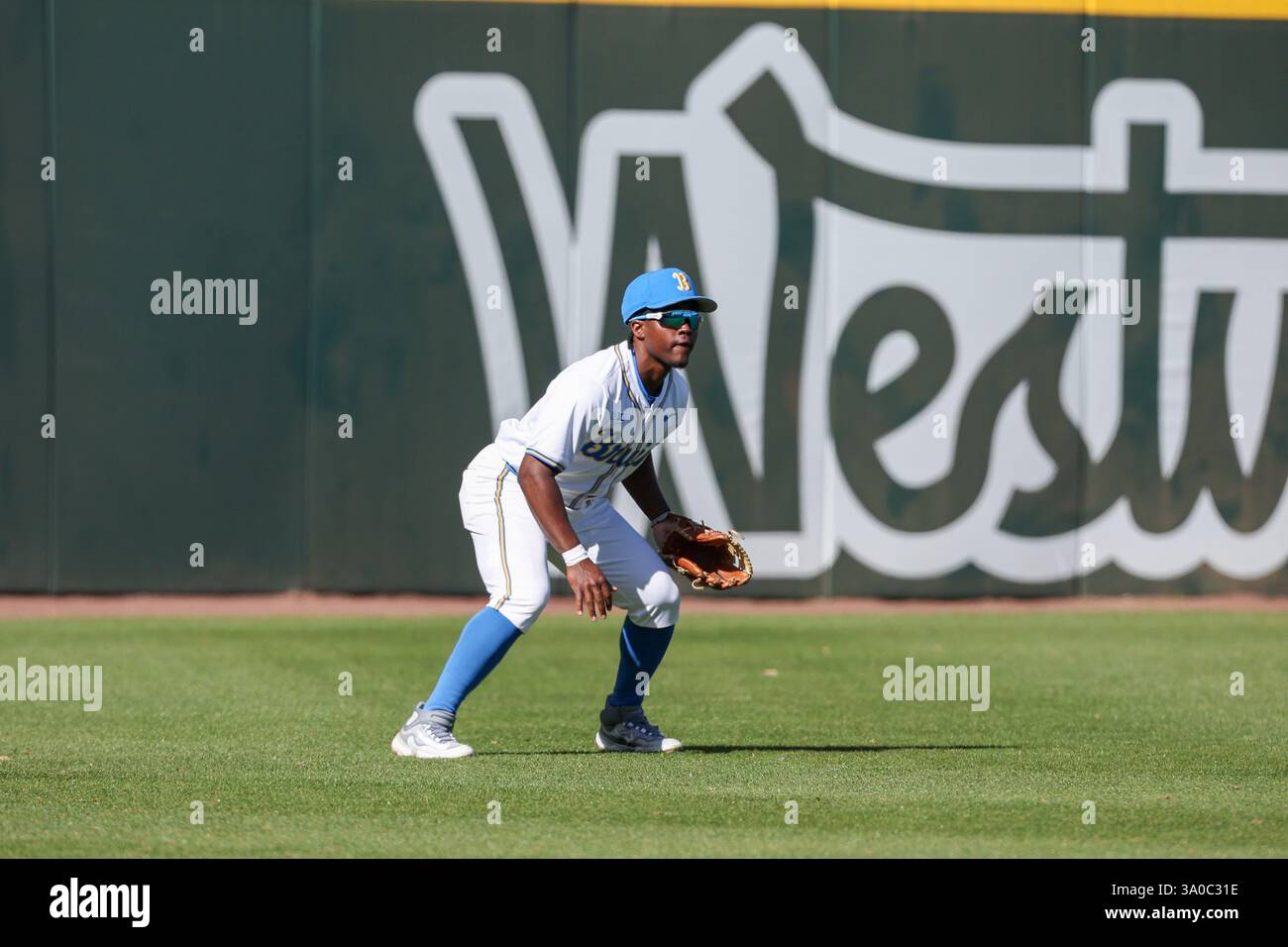Los Angeles, USA. 2nd Mar, 2025. UCLA outfielder Dean West (36) during ...