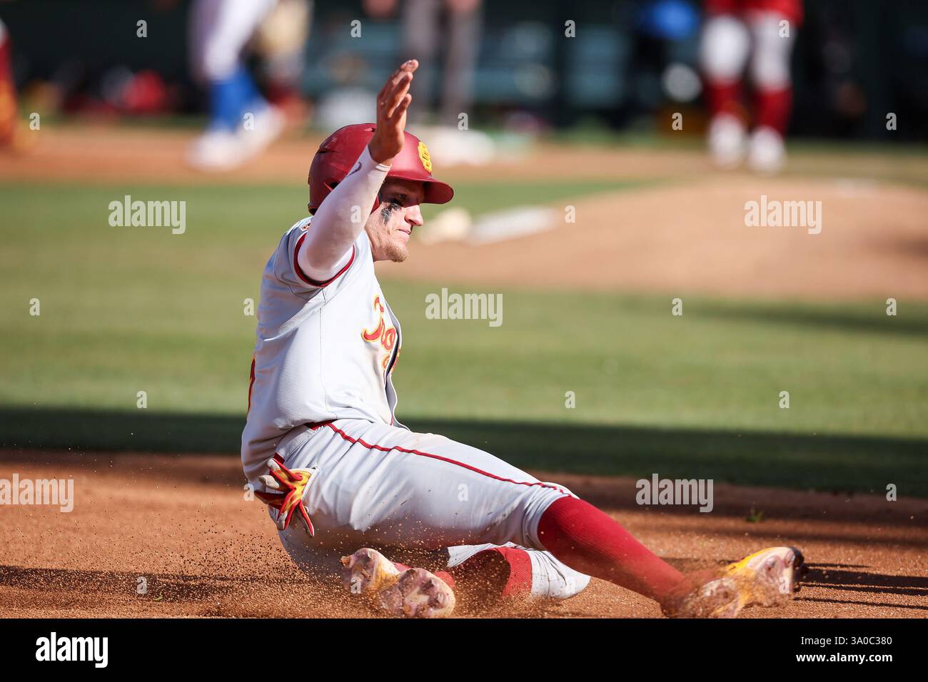 Los Angeles, USA. 2nd Mar, 2025. USC's Dean Carpentier (6) slides into ...