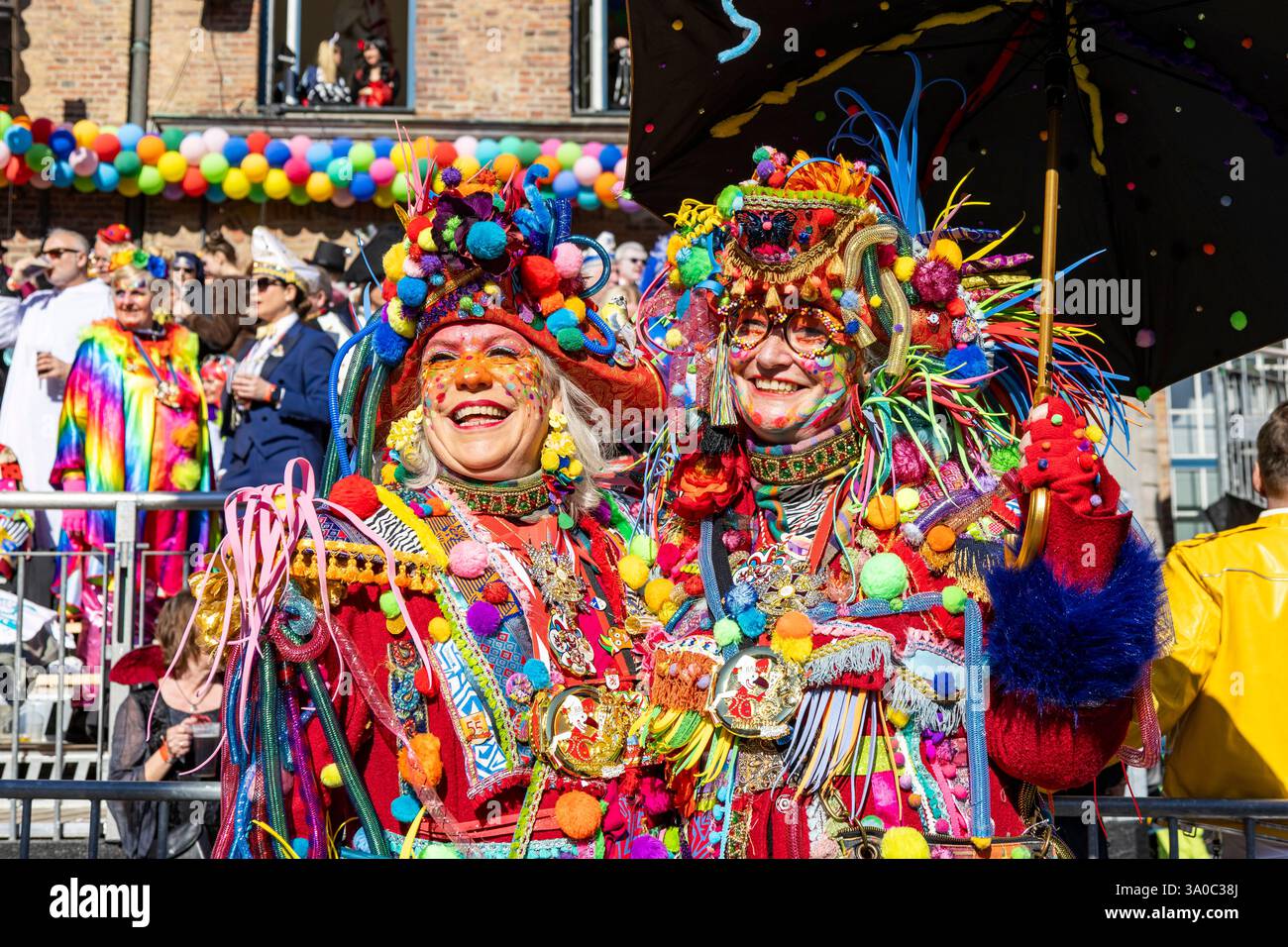 Dusseldorf, Germany. 3 March 2025. Carnival parade on Rosenmontag (Rose ...
