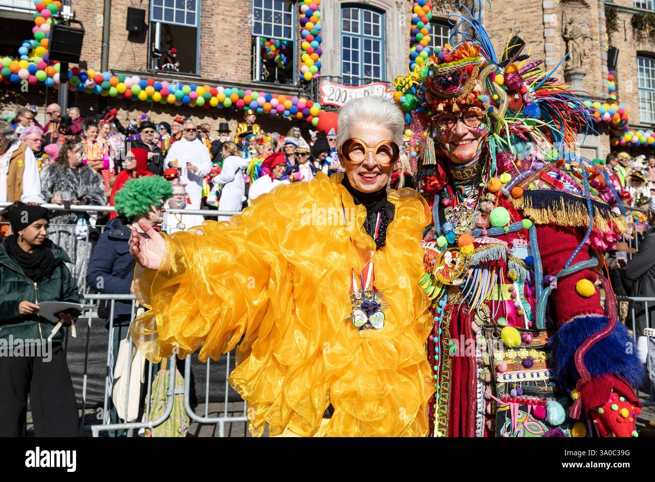 Dusseldorf, Germany. 3 March 2025. Carnival parade on Rosenmontag ...
