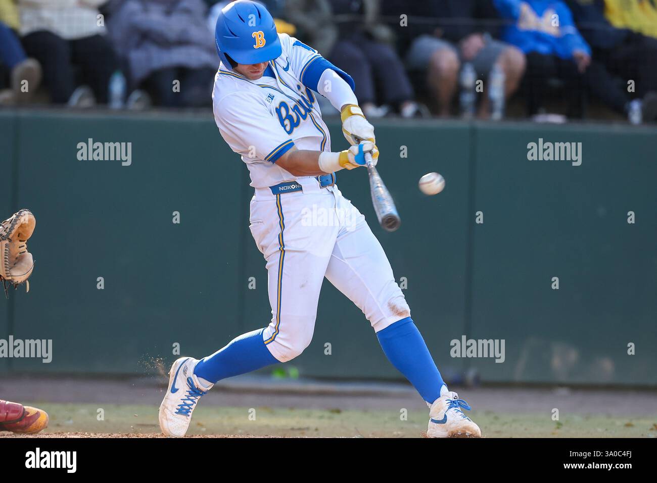 Los Angeles, USA. 2nd Mar, 2025. UCLA's Roch Cholowsky (1) Hits a three ...