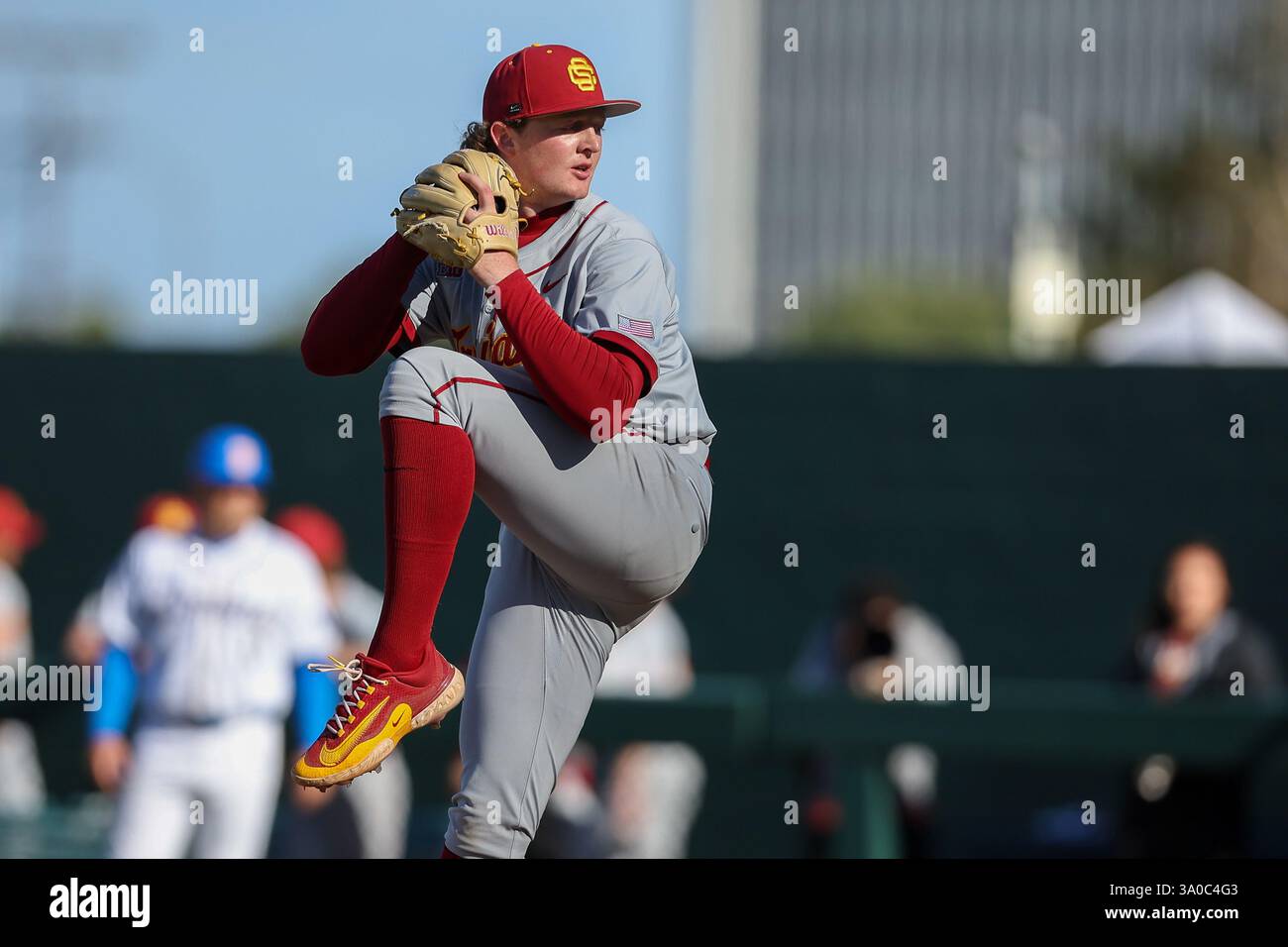 Los Angeles, USA. 2nd Mar, 2025. USC Pitcher Andrew Johnson (40 ...
