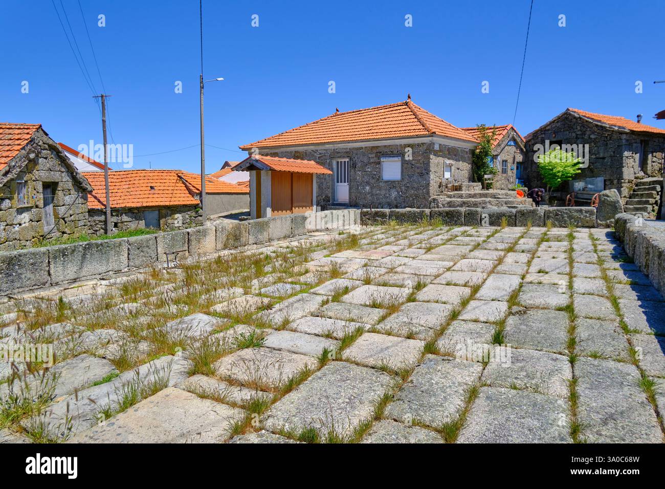 Ancient threshing floor at Gralheira village. Serra de Montemuro ...