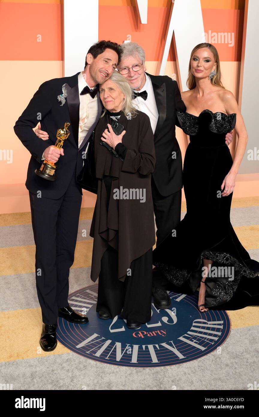Adrien Brody, Sylvia Plachy, Elliot Brody und Georgina Chapman bei der ...