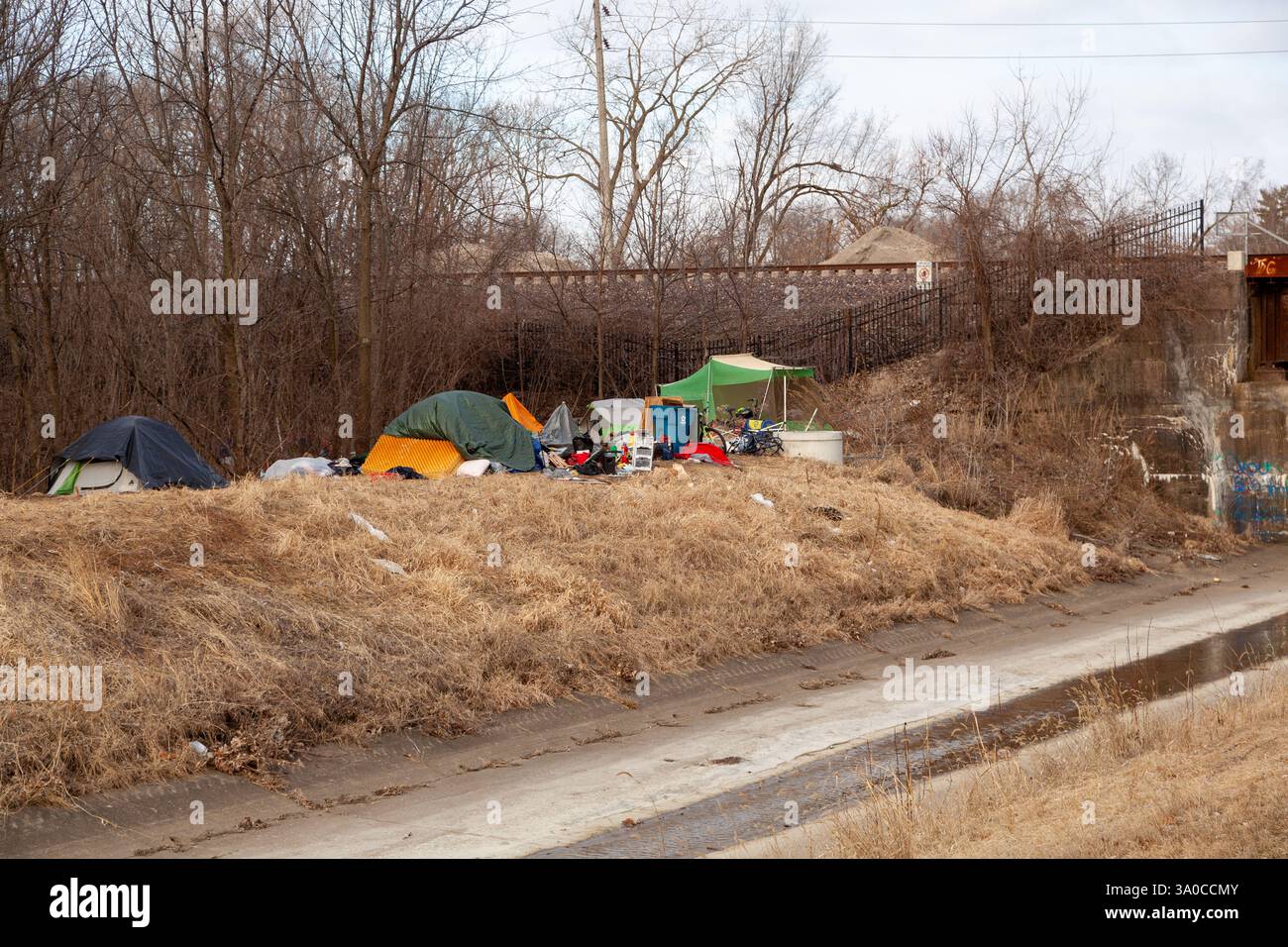 Homeless encampment hi-res stock photography and images - Alamy