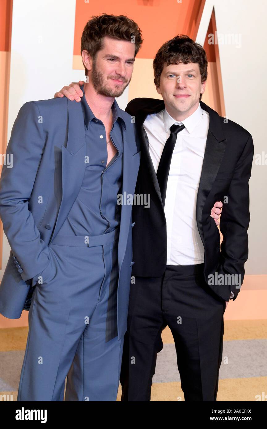 Andrew Garfield und Jesse Eisenberg bei der Vanity Fair Oscar Party ...