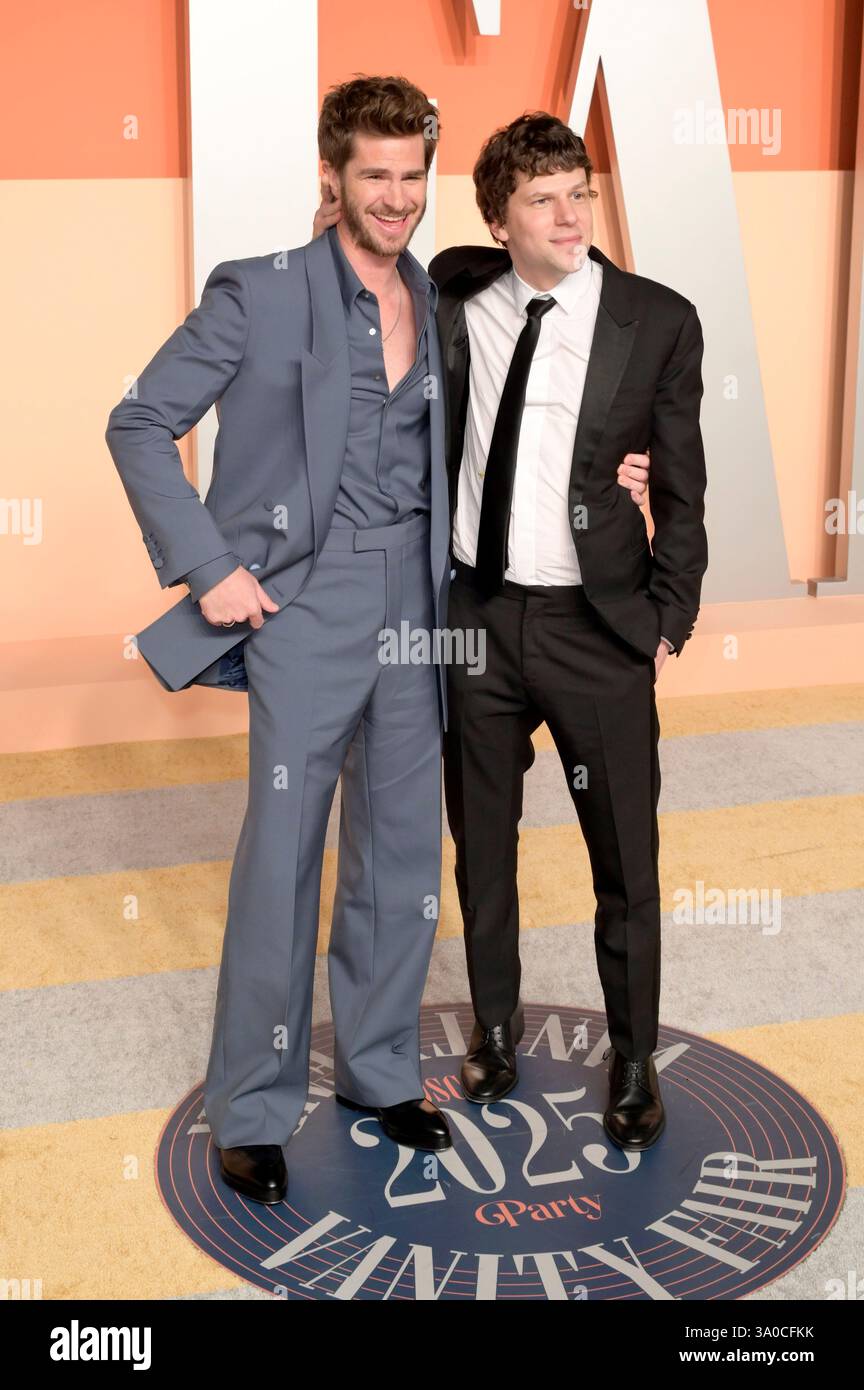 Andrew Garfield und Jesse Eisenberg bei der Vanity Fair Oscar Party ...