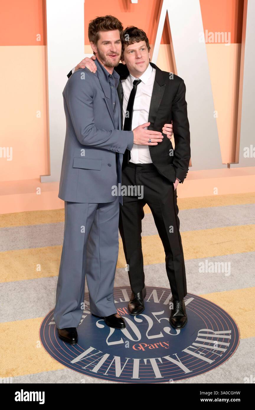 Andrew Garfield und Jesse Eisenberg bei der Vanity Fair Oscar Party ...
