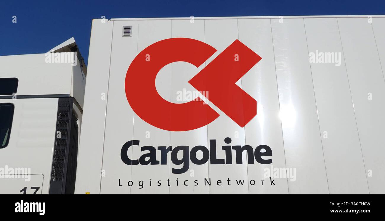 Fa. Cargoline Emblem an eiem Fa. LKW - gesehen am 01.03.2025 in ...