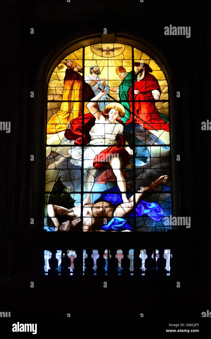 stained glass window, Milan Cathedral, Duomo di Milano, Basilica ...