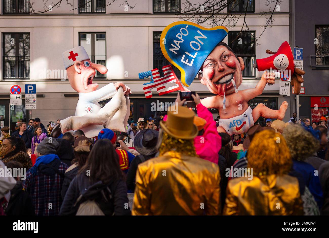 Fortuna Düsseldorf - feiert Karneval auf dem Rosenmontagszug ...