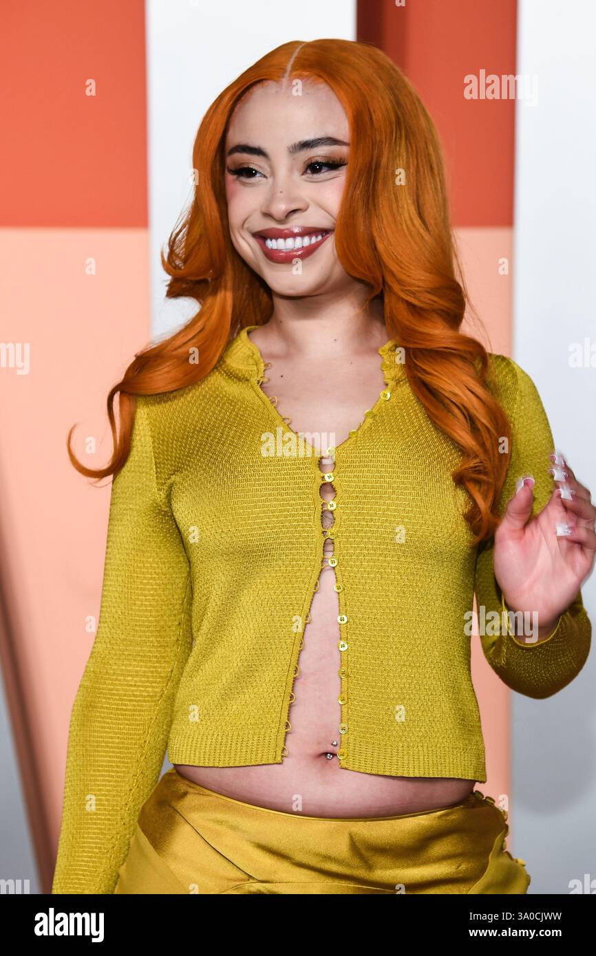USA. 02nd Mar, 2025. Ice Spice walking on the red carpet at the 2025 ...