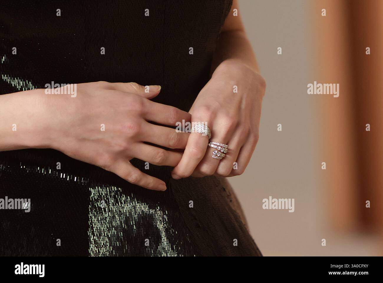 Beverly Hills, USA. 02nd Mar, 2025. Anna Kendrick, ring detail attends ...