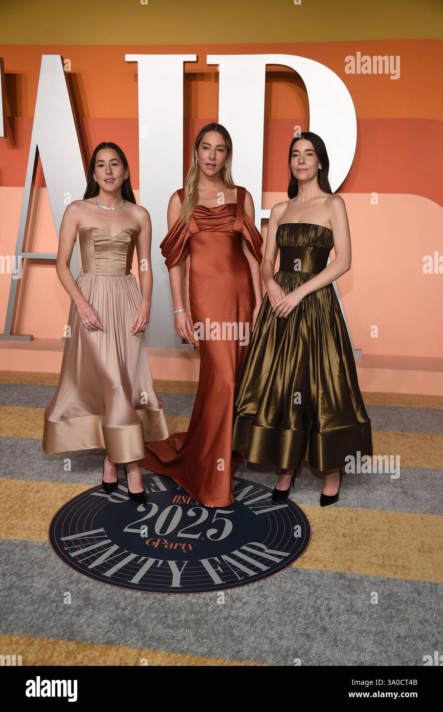 USA. 02nd Mar, 2025. Haim walking on the red carpet at the 2025 Vanity ...