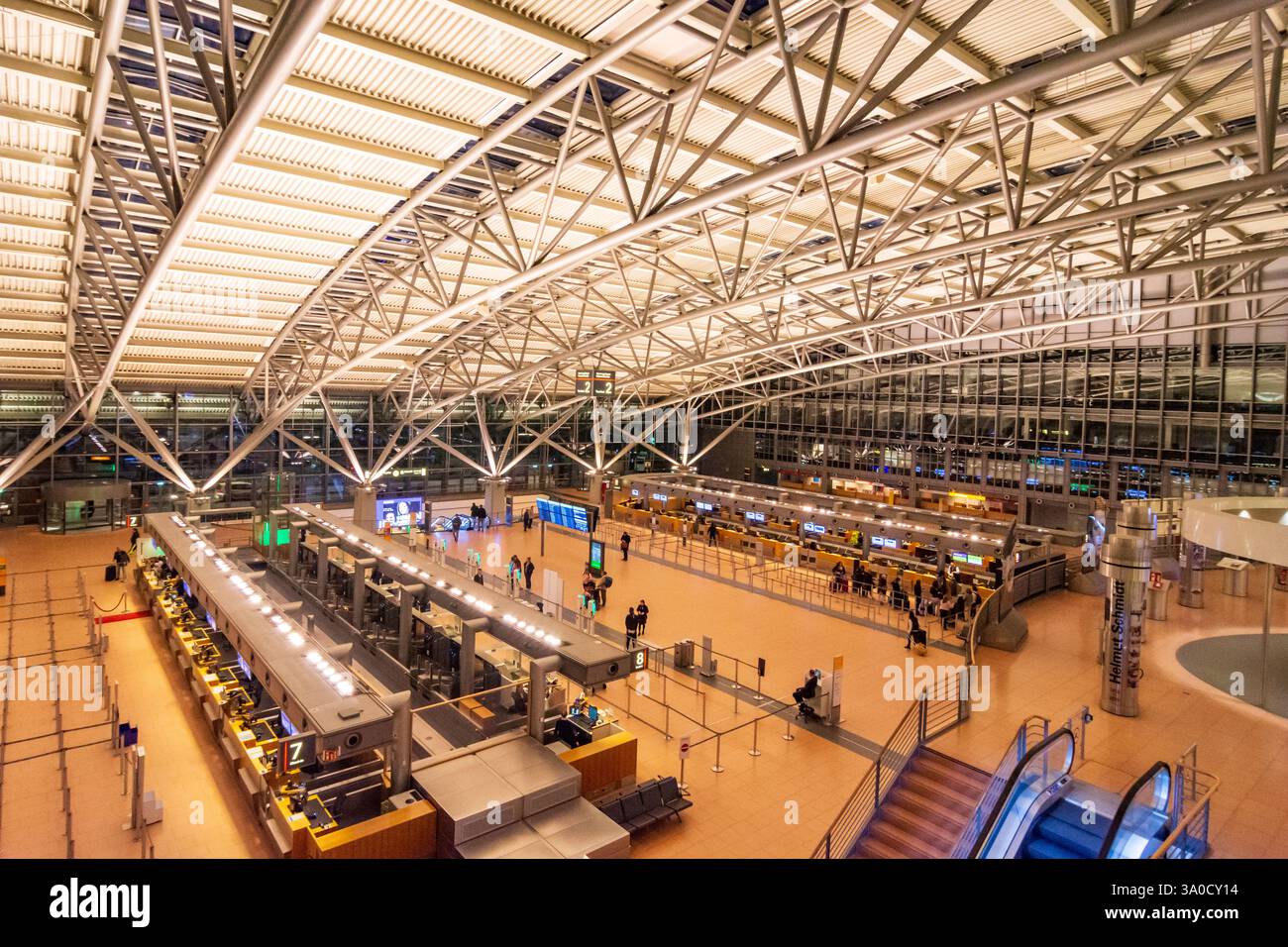 Hamburg germany airport terminal hi-res stock photography and images ...