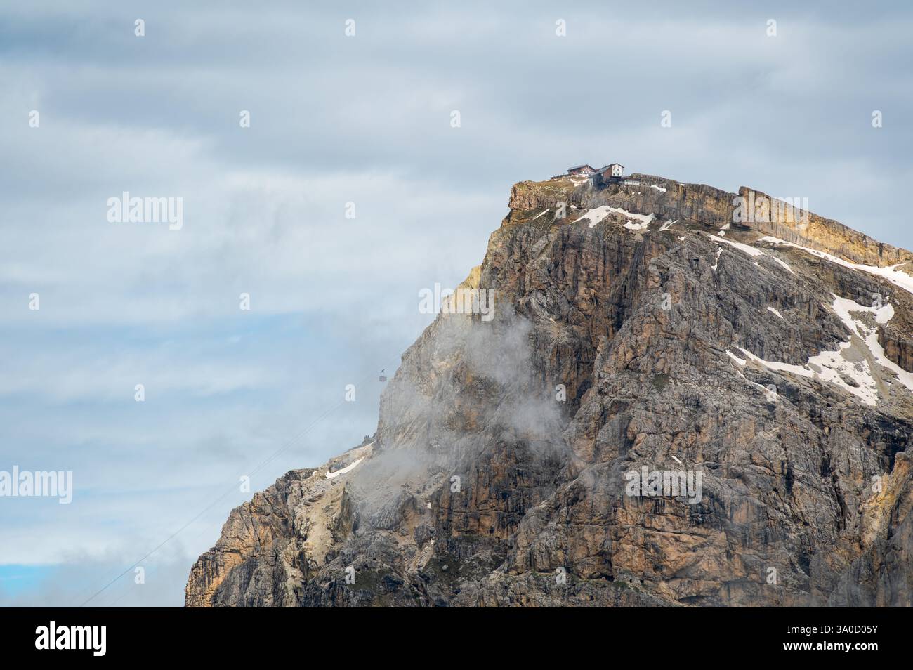 Mountain peak near Cinque Torri in the Dolomites (Dolomiti, Dolomiten ...