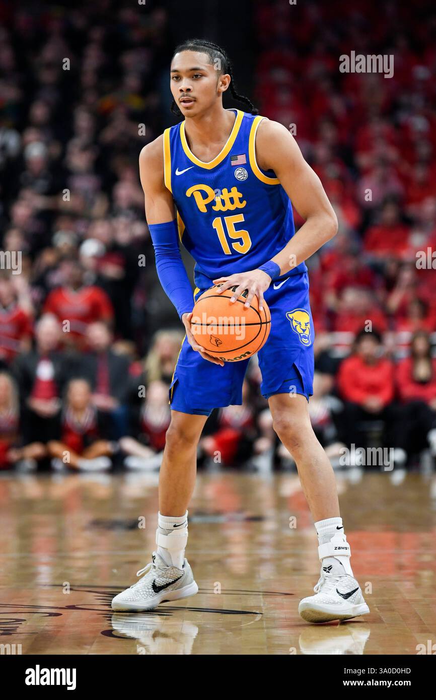 LOUISVILLE, KY - MARCH 01: Pittsburgh Panthers Guard Jaland Lowe (15 ...