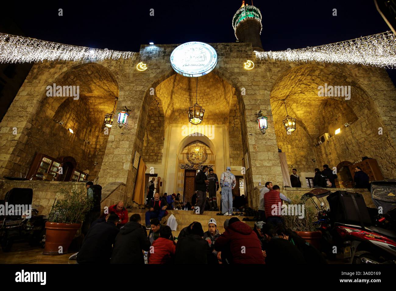 Beirut, Beirut, Lebanon. 3rd Mar, 2025. Lebanese Muslims break their ...