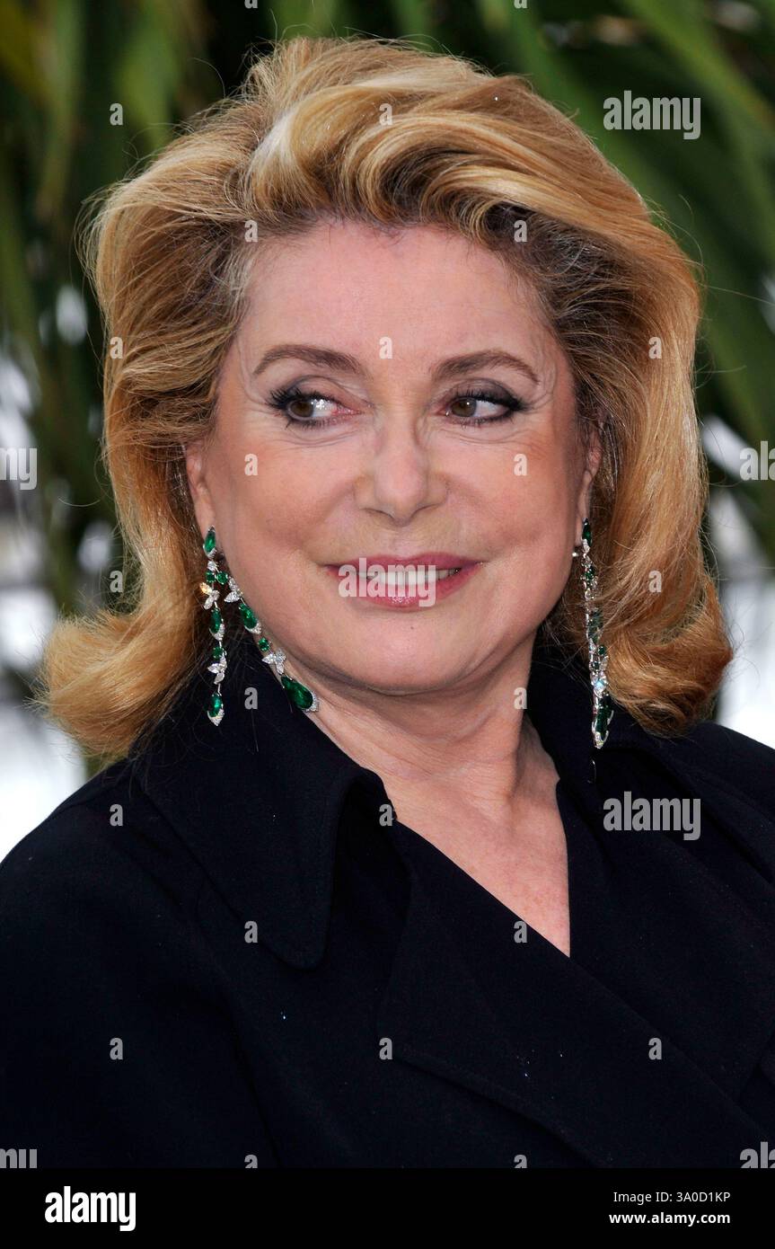 CATHERINE DENEUVE.Attending the photocall in homage to Spanish cinema ...
