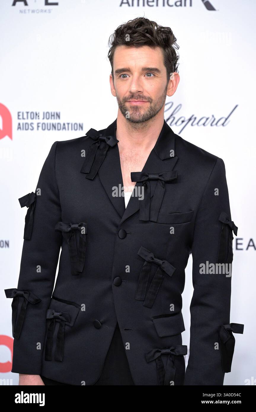 Michael Urie bei der 33. Elton John AIDS Foundation's Academy Awards ...