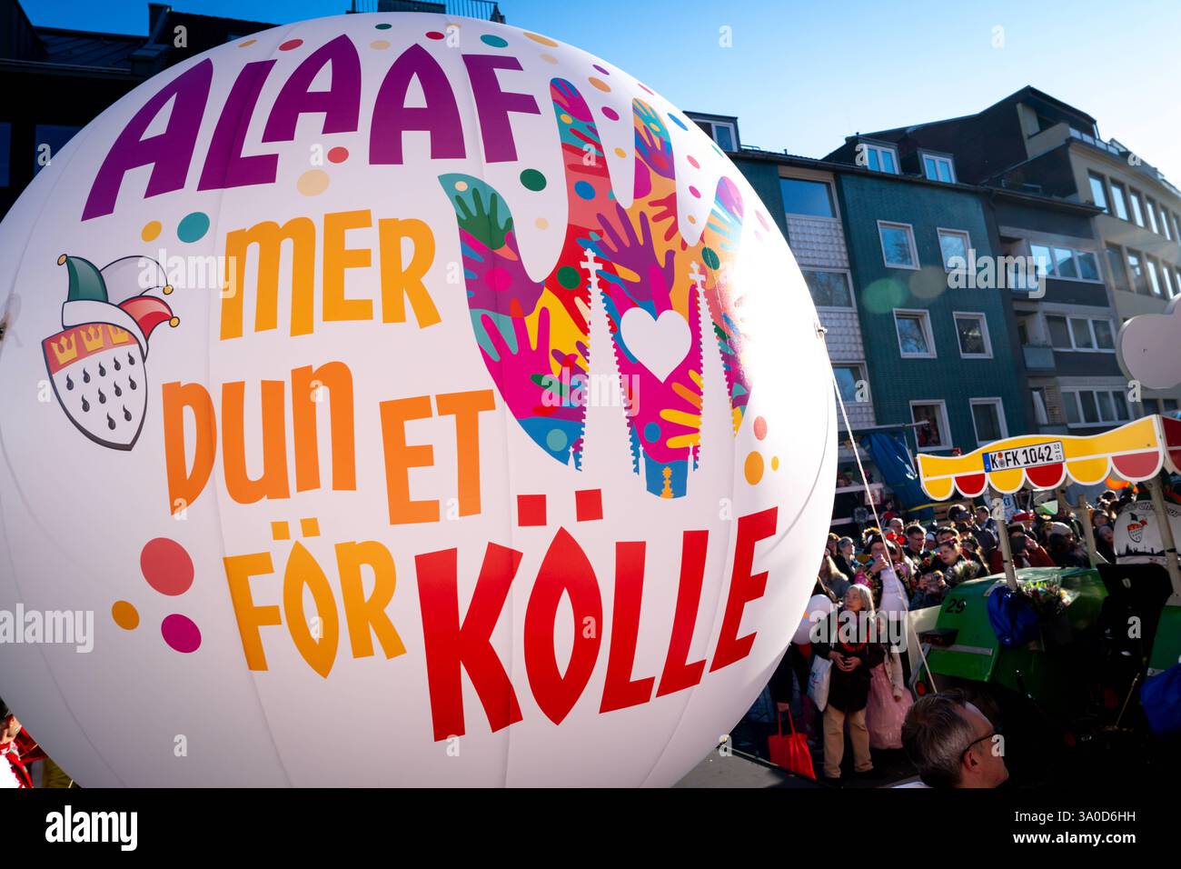 Rosenmontagszug Koeln 2025 Mottowagen mit dem Motto des Koelner ...