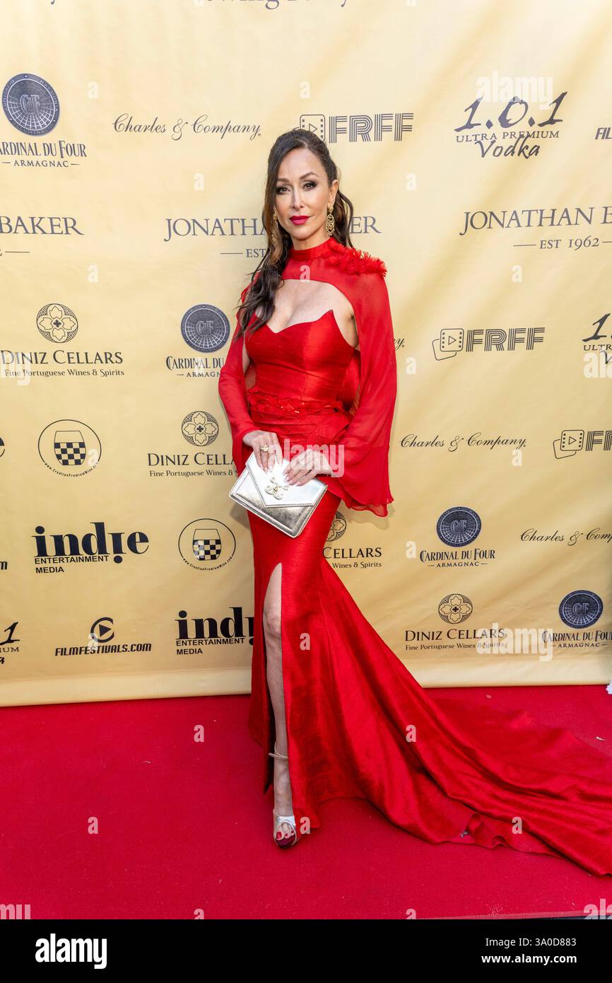 Actress Sofia Milos attends The Icons Of Hollywood Oscar Viewing Soiree ...