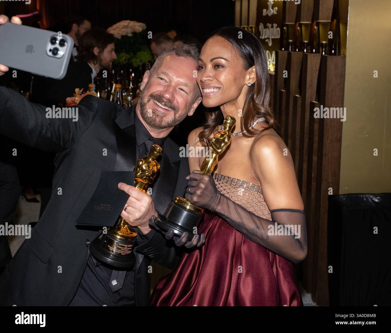 Lee Sandales and Zoe Saldaña at the Governors Ball following the live ...