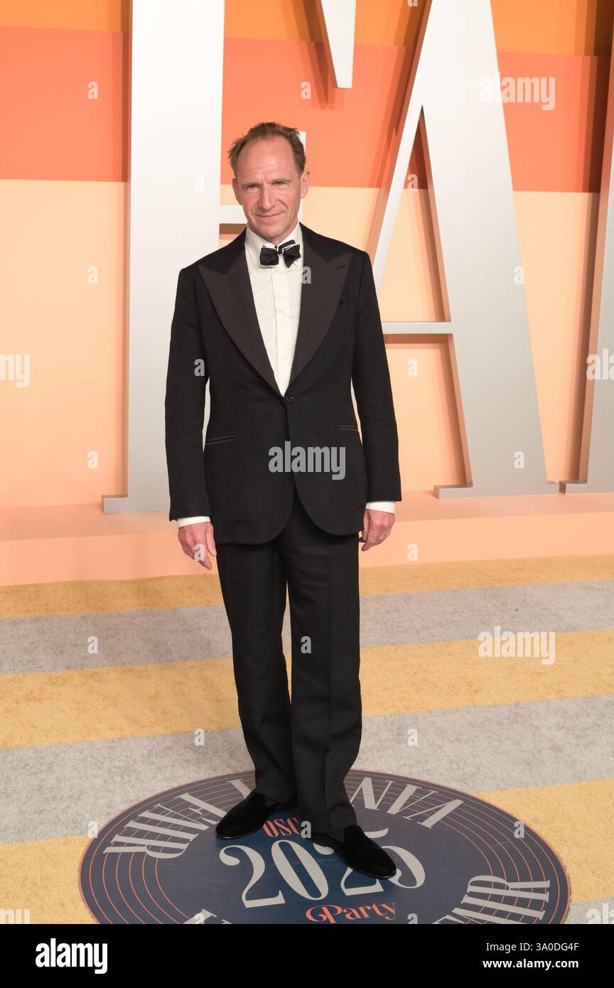 Los Angeles, USA. 02nd Mar, 2025. Los Angeles, CA. 02MAR2025: Ralph Fiennes at the Vanity Fair ...