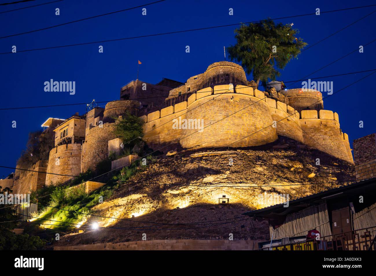 The historic Jaisalmer Fort in the evening. Jaisalmer, Rajasthan, India ...