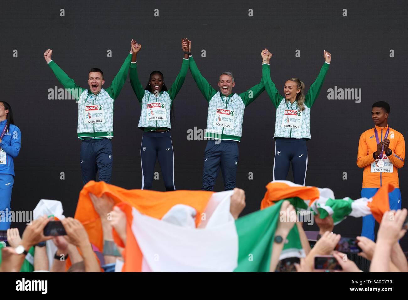 The Ireland 4 * 400m Mixed Relay Team at their medal ceremony at the ...