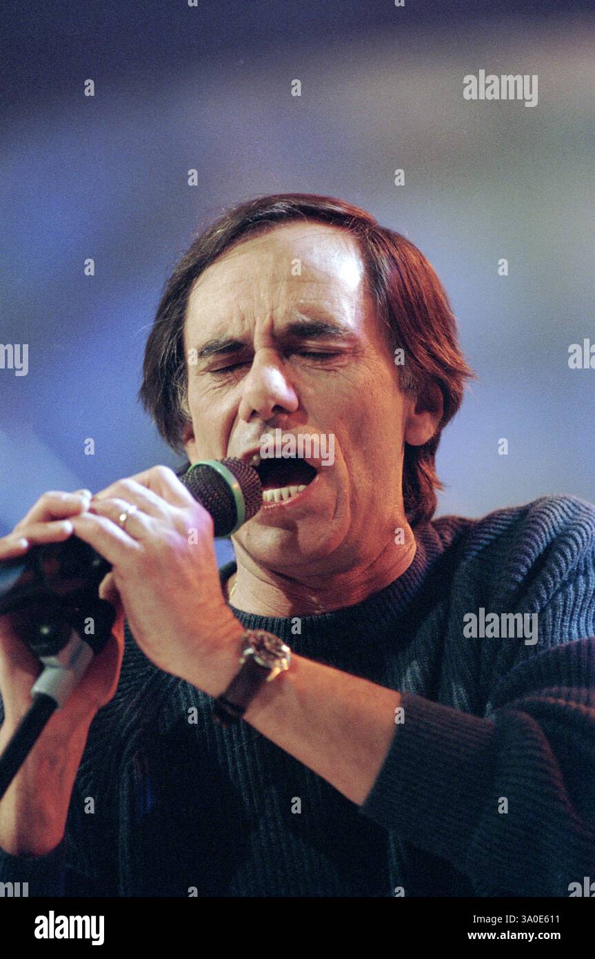 Roberto vecchioni immagini 1998 hi-res stock photography and images - Alamy