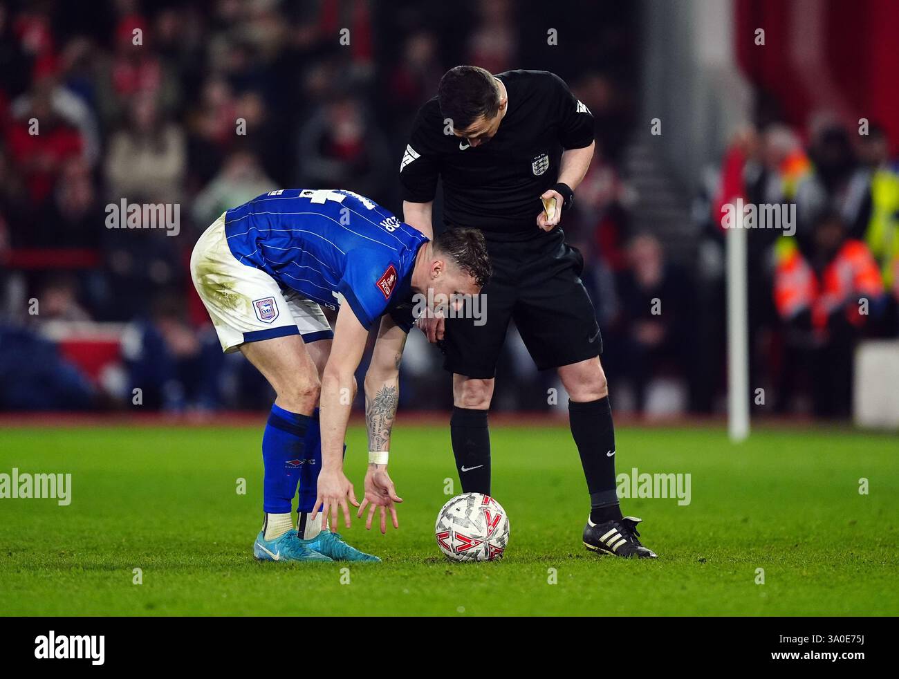English referee jack taylor hi-res stock photography and images - Alamy
