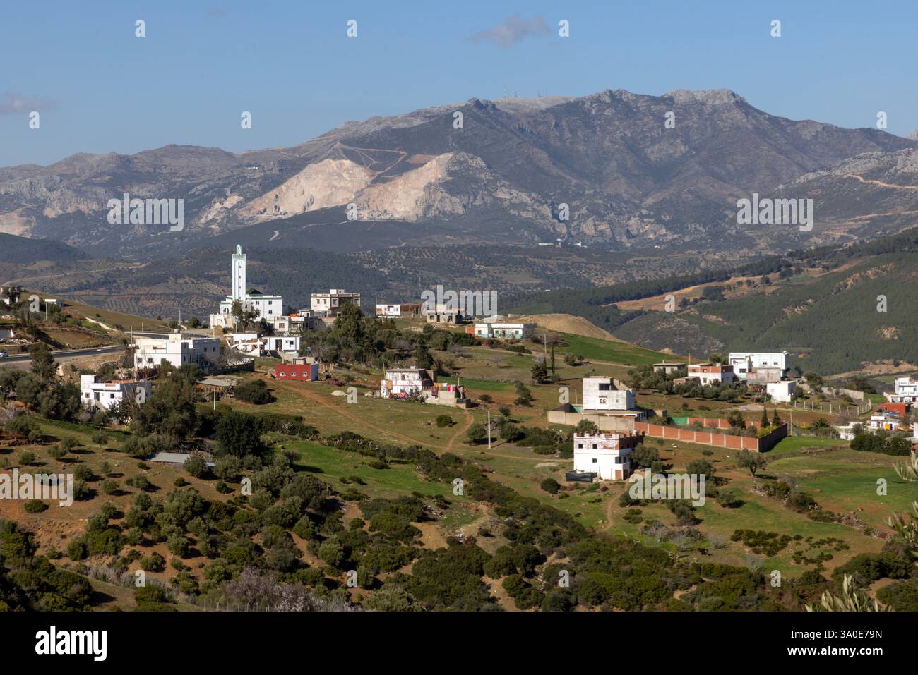 Mosque along road view hi-res stock photography and images - Alamy