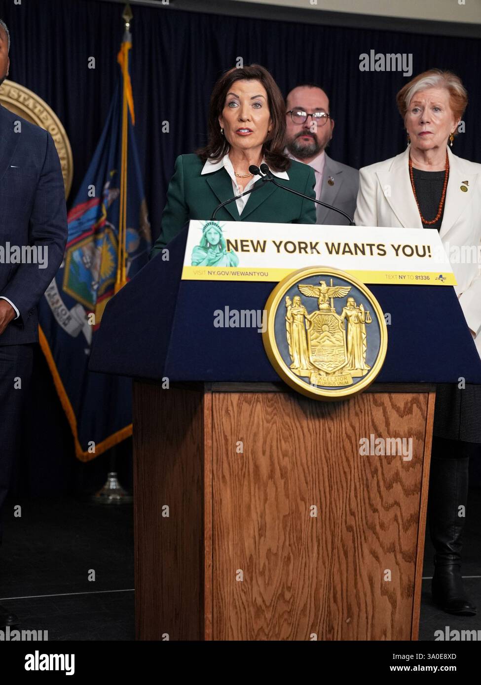 Photo by: Maureen Adarve/STAR MAX/IPx 2025 3/3/25 Governor Kathy Hochul ...