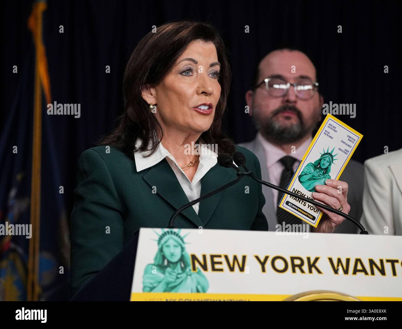 Photo by: Maureen Adarve/STAR MAX/IPx 2025 3/3/25 Governor Kathy Hochul ...